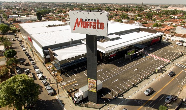 Super Muffato instala horta viva em hipermercado - Newtrade